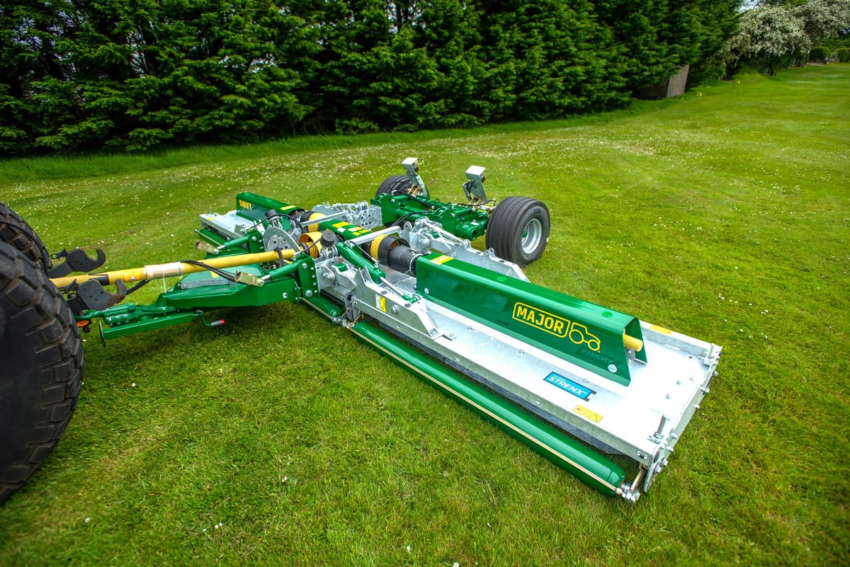 Swift Roller Mower Trailed | Exceptional Quality for Vast Areas | Major