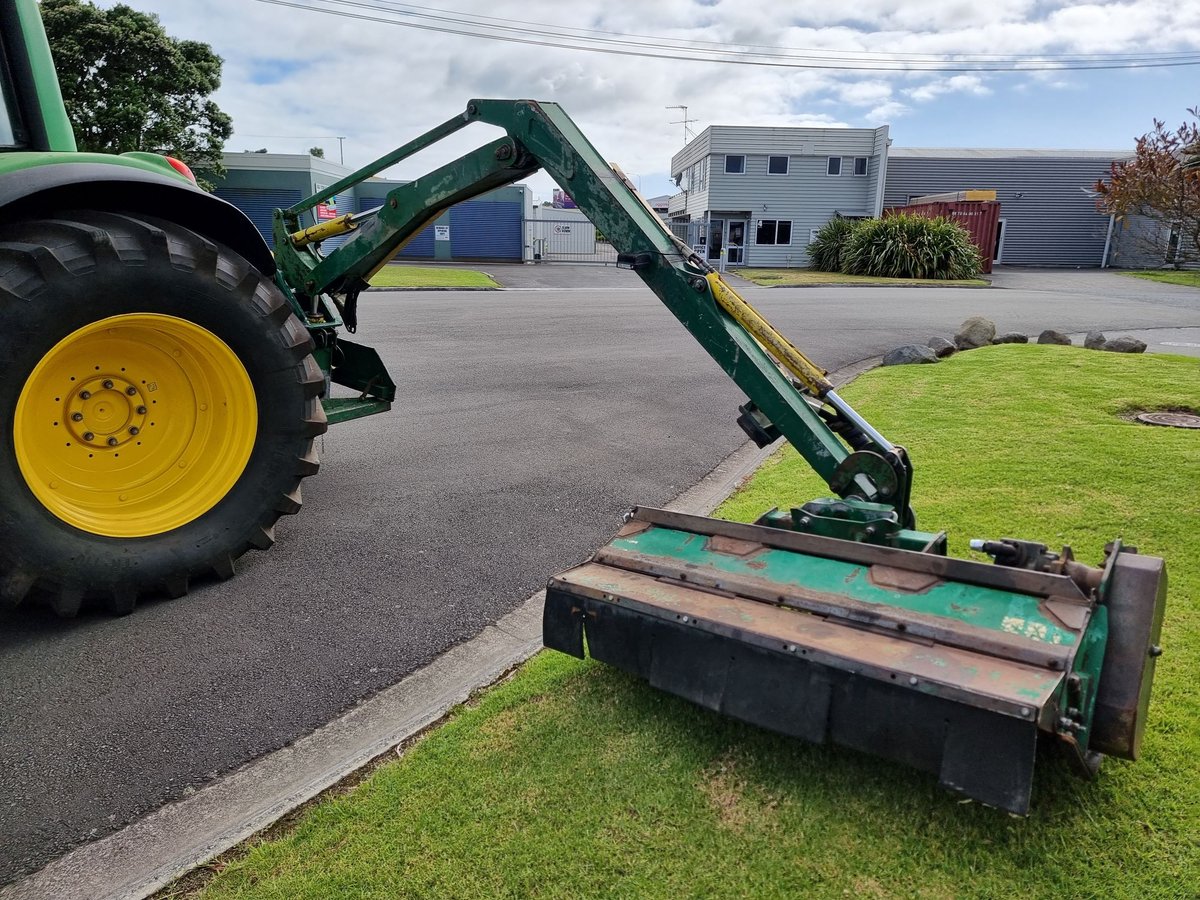 Second hand Spearhead Excel 565 2004 Hedge Cutter with Mulching Head